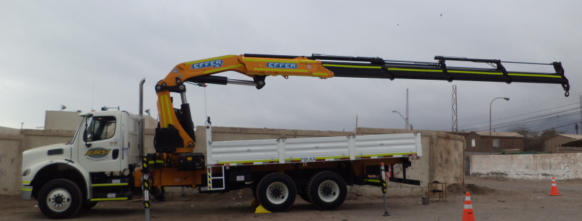 Emsi Arriendo | CAMION PLUMA DE 15, 23, 32 Y 44 TONELADAS METRICA